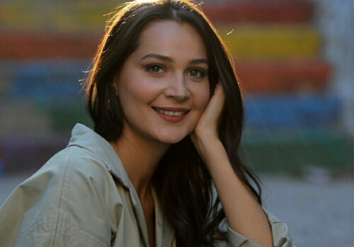 Biografia actriței Gulsim Ilhan Ali (Dilek din serialul Poveste din ...