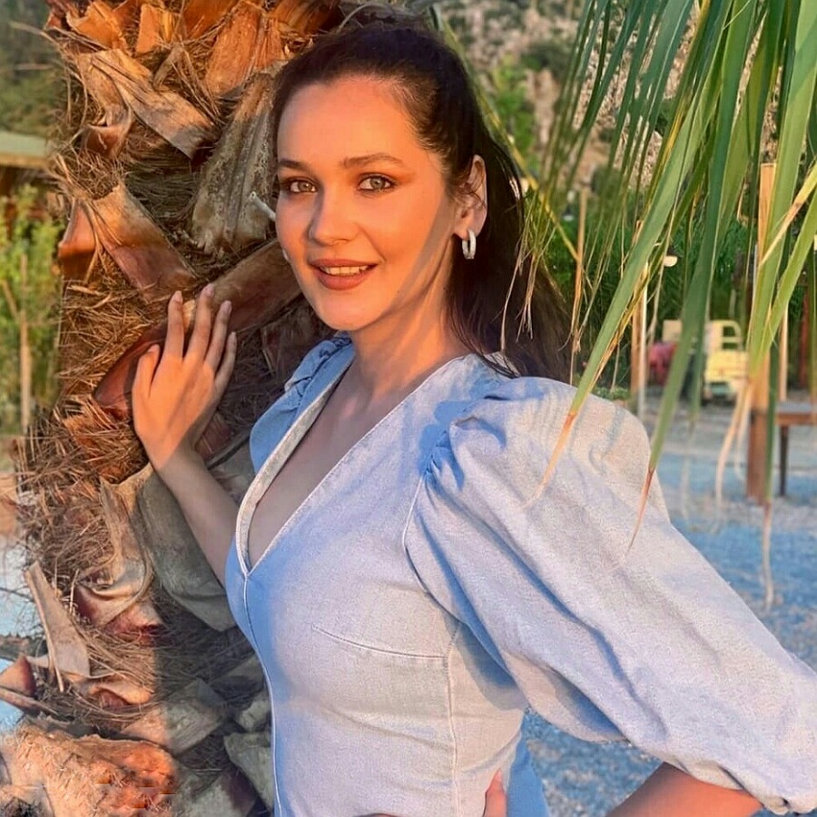 Biografia actriței Gulsim Ilhan Ali (Dilek din serialul Poveste din ...